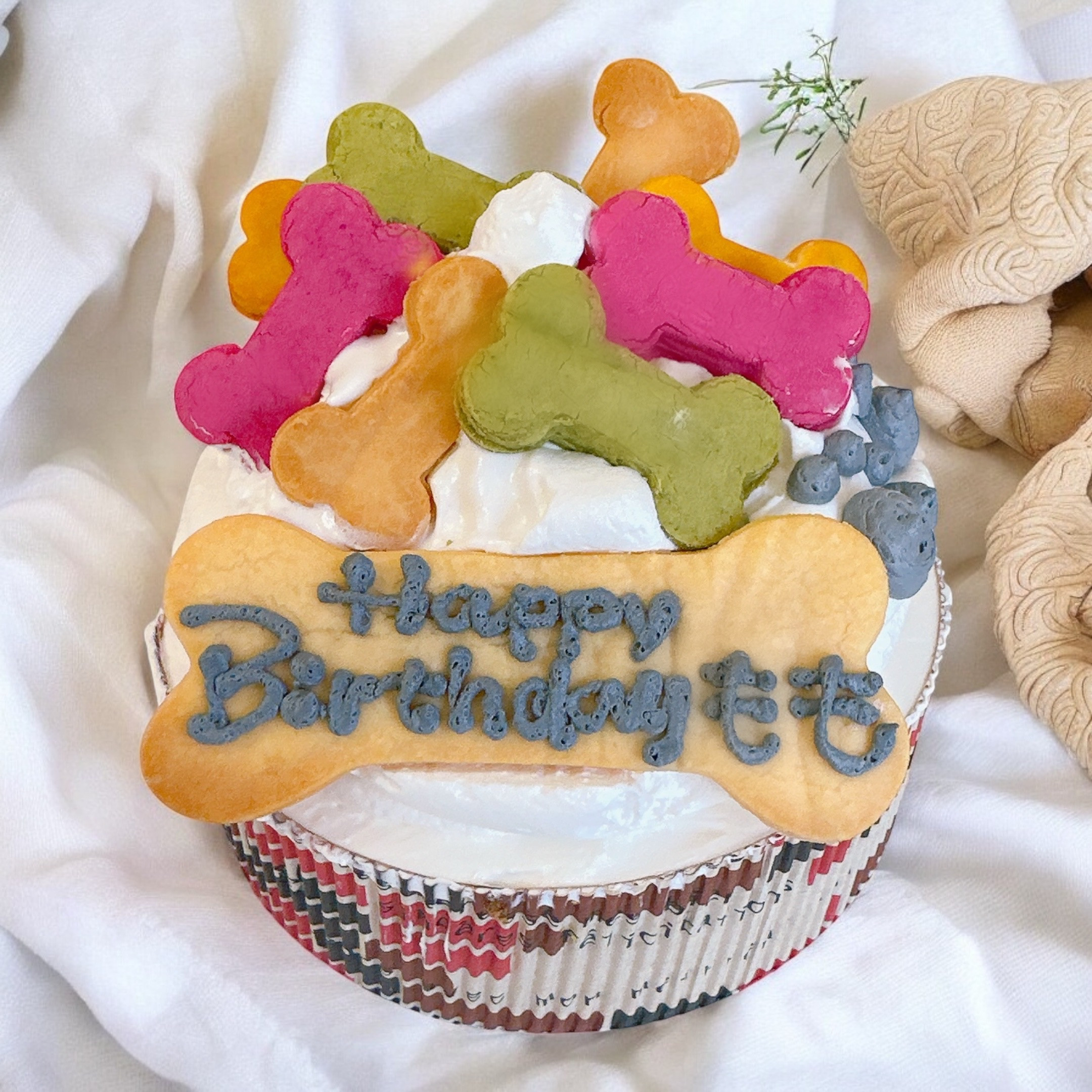 特別な日にぴったり！おやつが沢山のったクッキー山盛り無添加バースデーケーキ-5号（Gaby Gaby） | Cake.jp