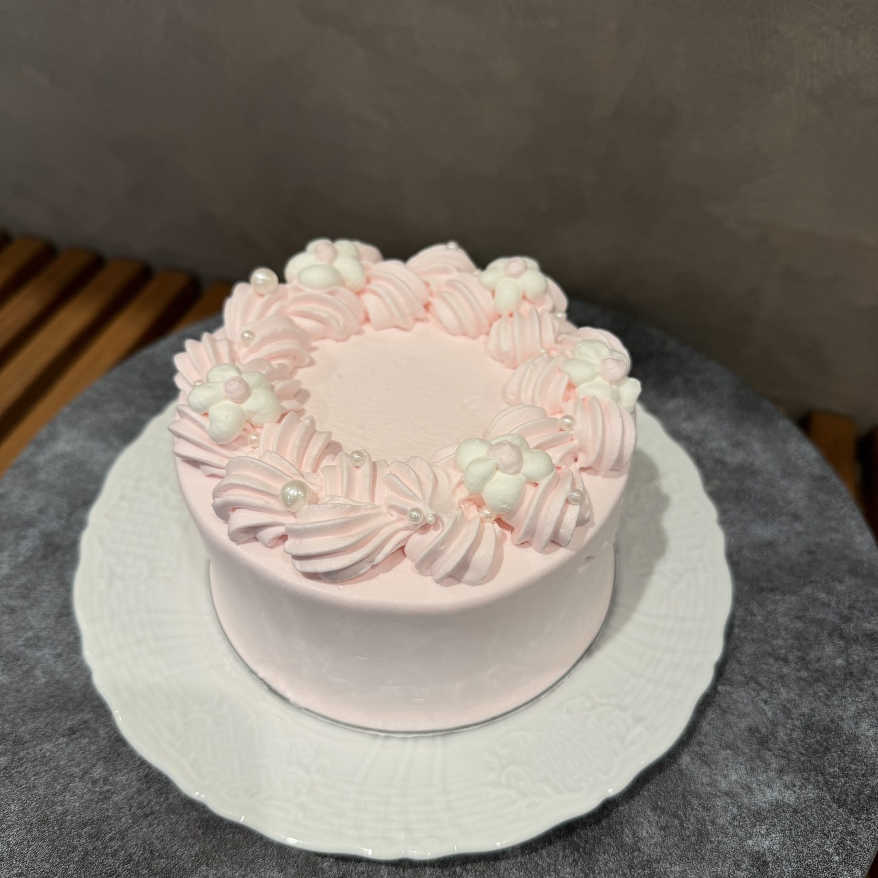 お花のふんわりカラーセンイルケーキ〔4号／色変更OK〕（candle+） | Cake.jp